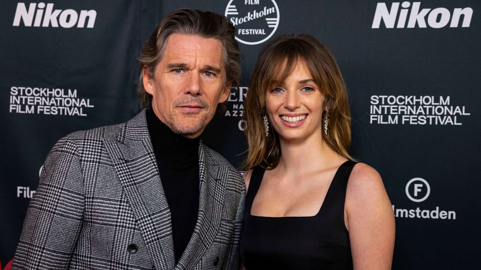 O conselho que Ethan Hawke deu à filha, Maya Hawke, após o fim de ...