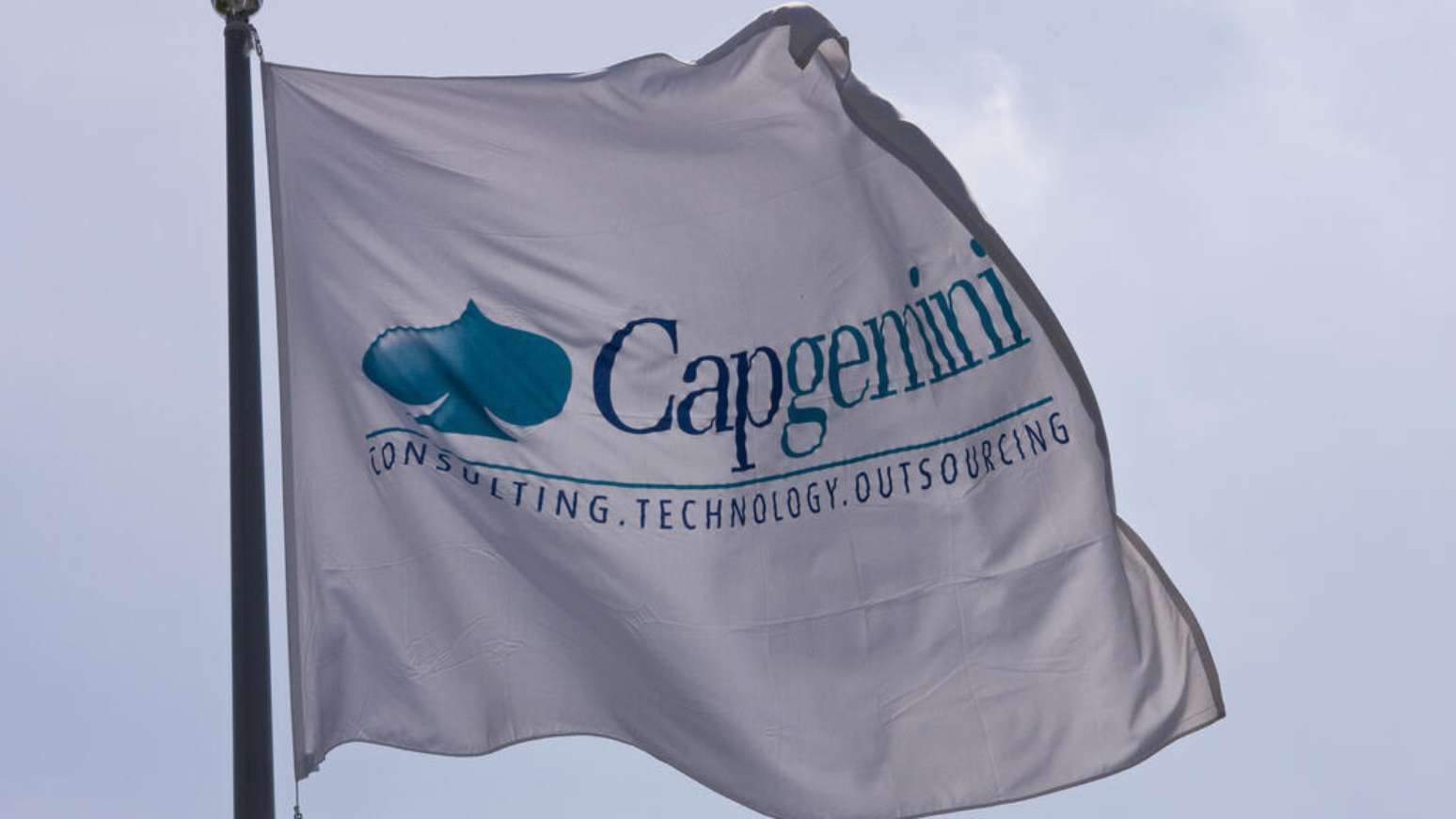 Paris pressiona a empresa francesa Capgemini após revelação de contrato ...