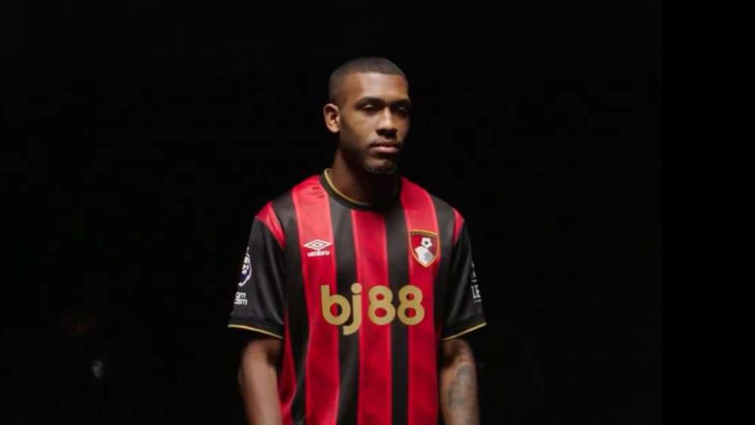 Treinador do Bournemouth fala sobre possível estreia de Rayan na ...