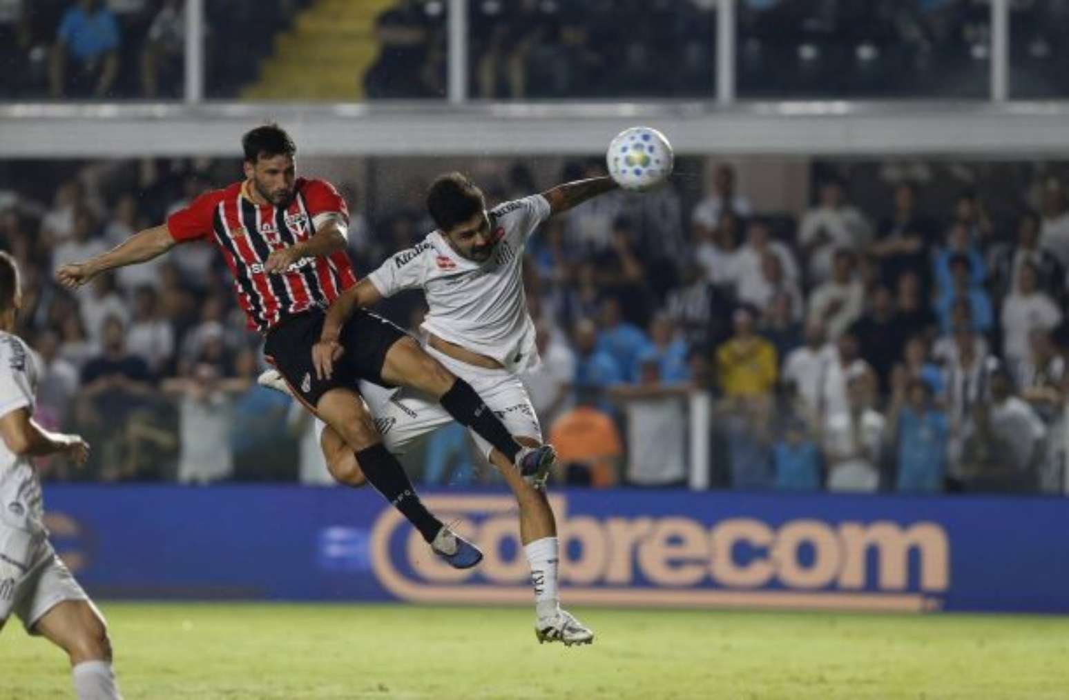 Calleri celebra gol no clássico, mas alerta: "Não estou 100%"