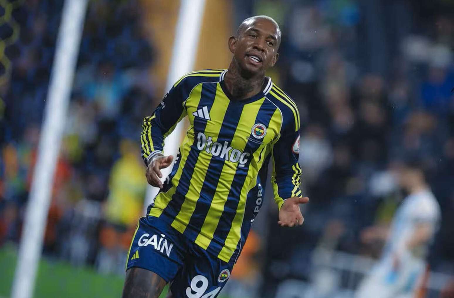 Anderson Talisca renova com Fenerbahçe até junho de 2028