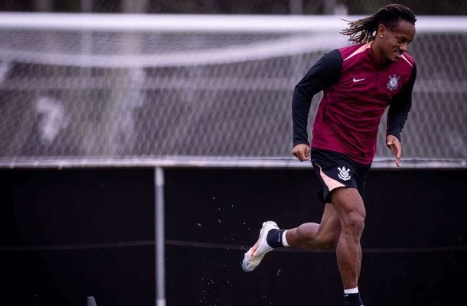 Desfalque no Dérbi, Carrillo treina de forma parcial no Corinthians