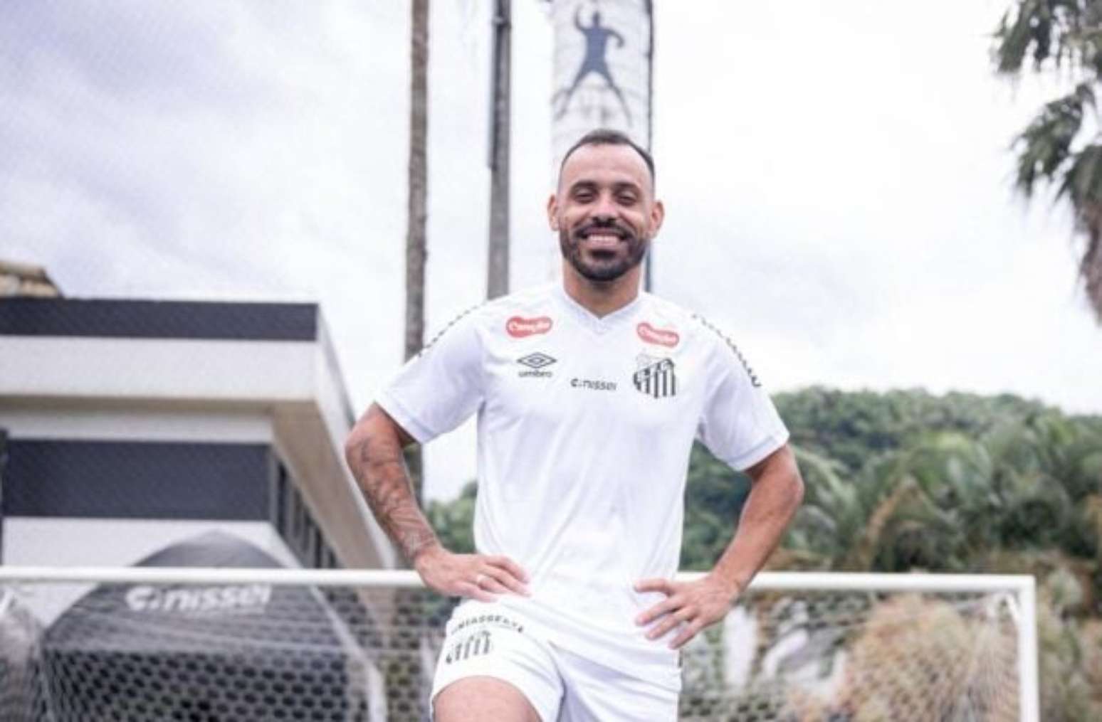 Santos anuncia a contratação do atacante Moisés, ex-Fortaleza