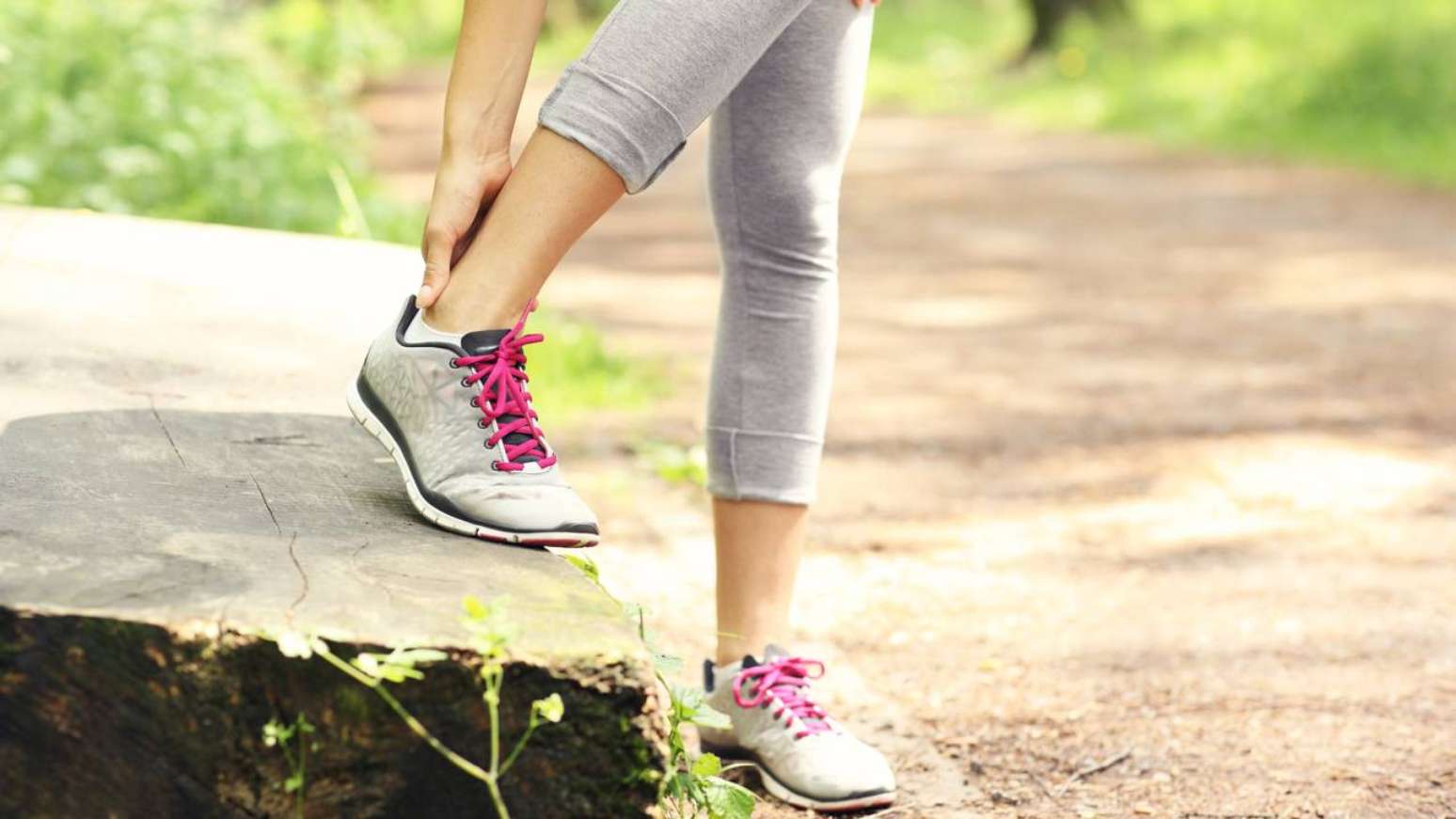 Dor no calcanhar? Saiba tudo sobre a fascite plantar e como evitar
