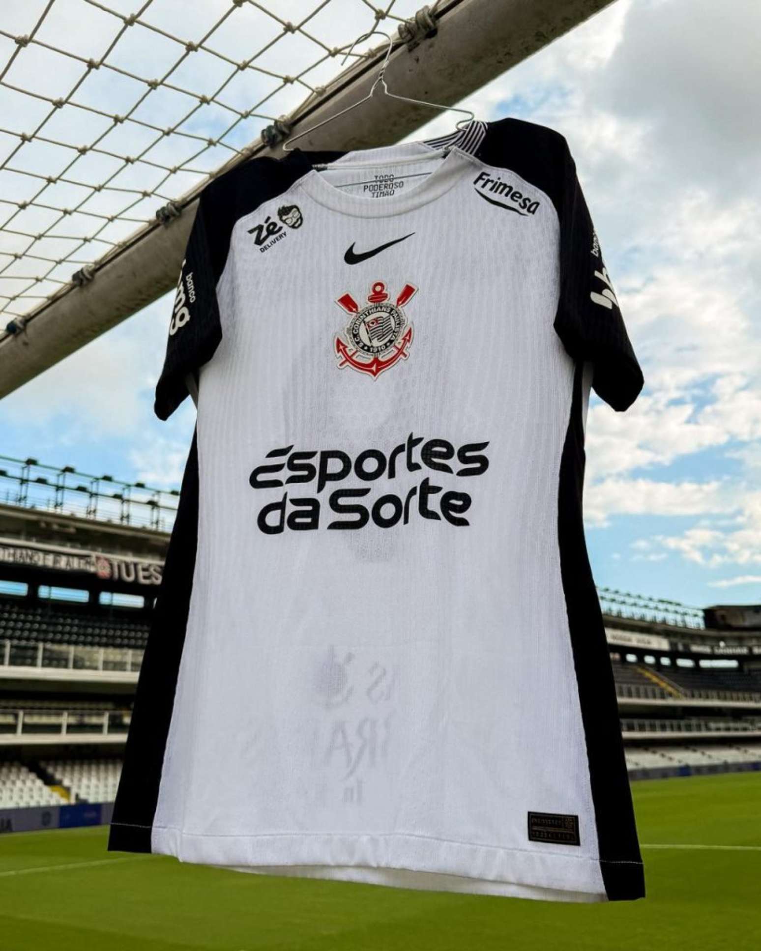 Sem espaço no Corinthians, zagueiro aguarda novas ofertas para deixar o ...