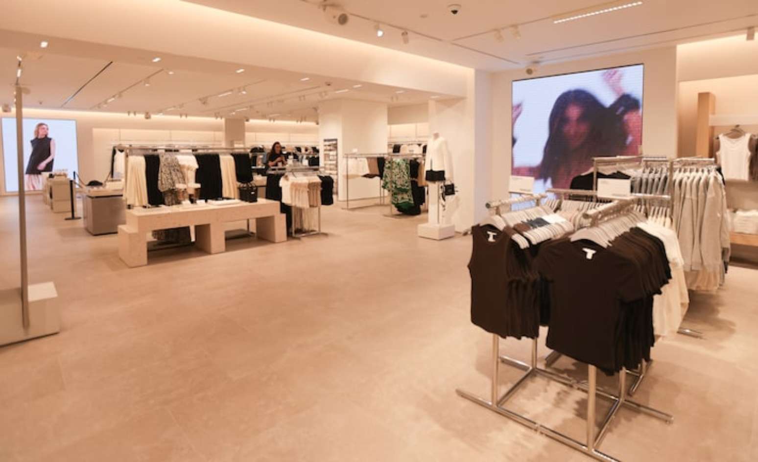 H&M acelera planos e define data de inauguração da 1ª loja no Rio de ...