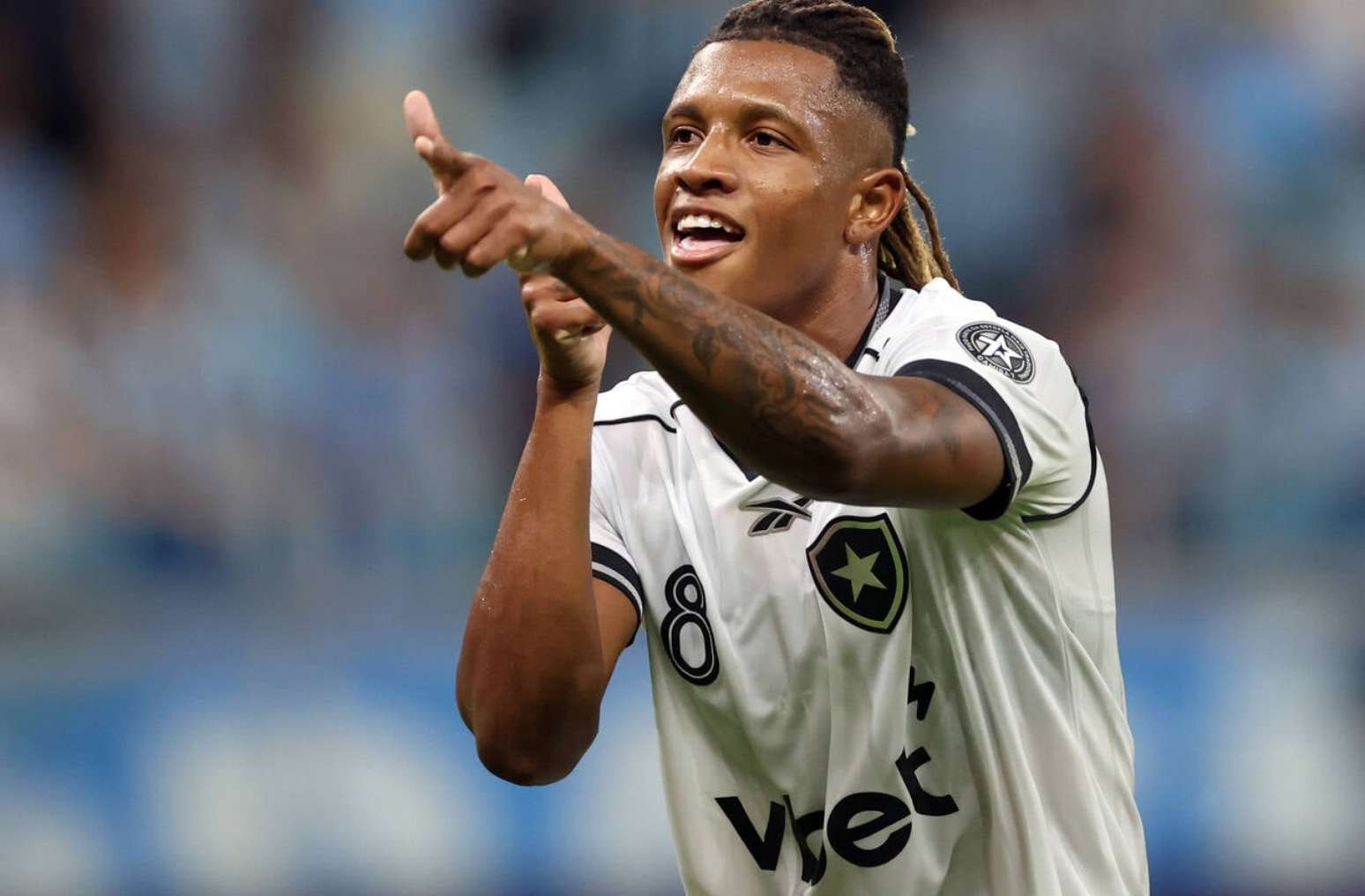 Danilo celebra convocação: "Fazer o que estou fazendo no Botafogo"