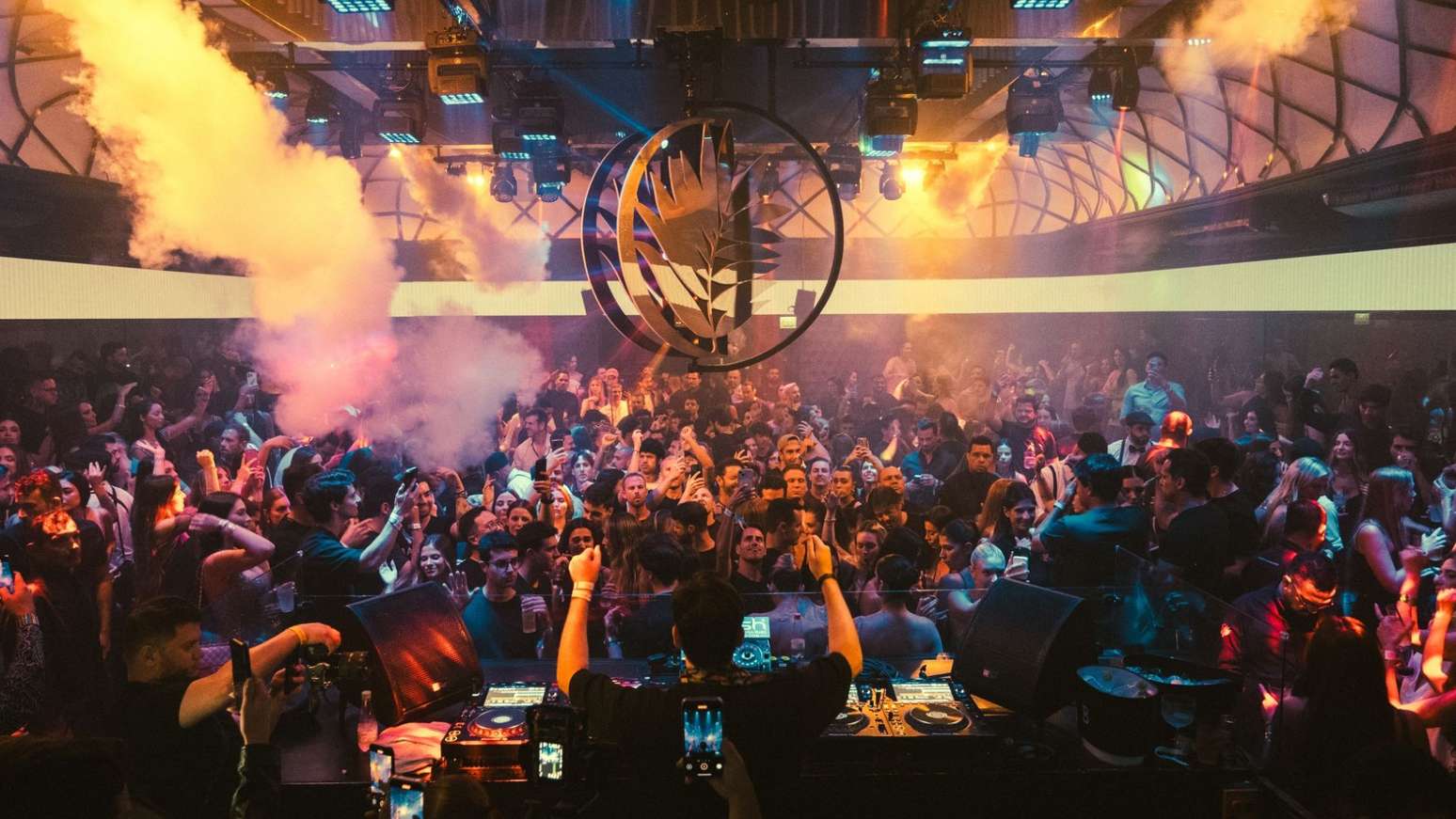 Posh Club celebra 20 anos com festa exclusiva