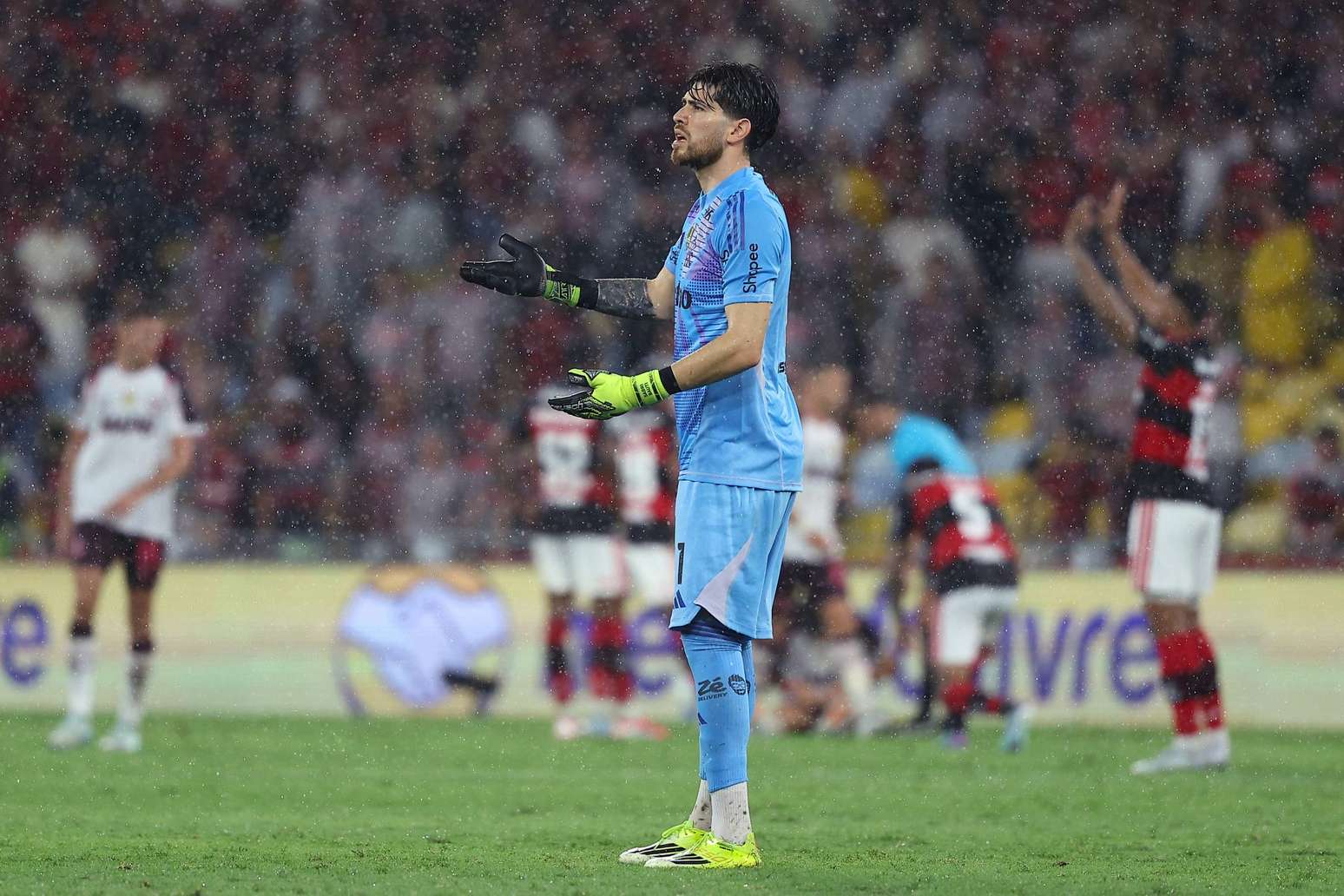 Jogador do Flamengo acusa adversário de agressão após derrota
