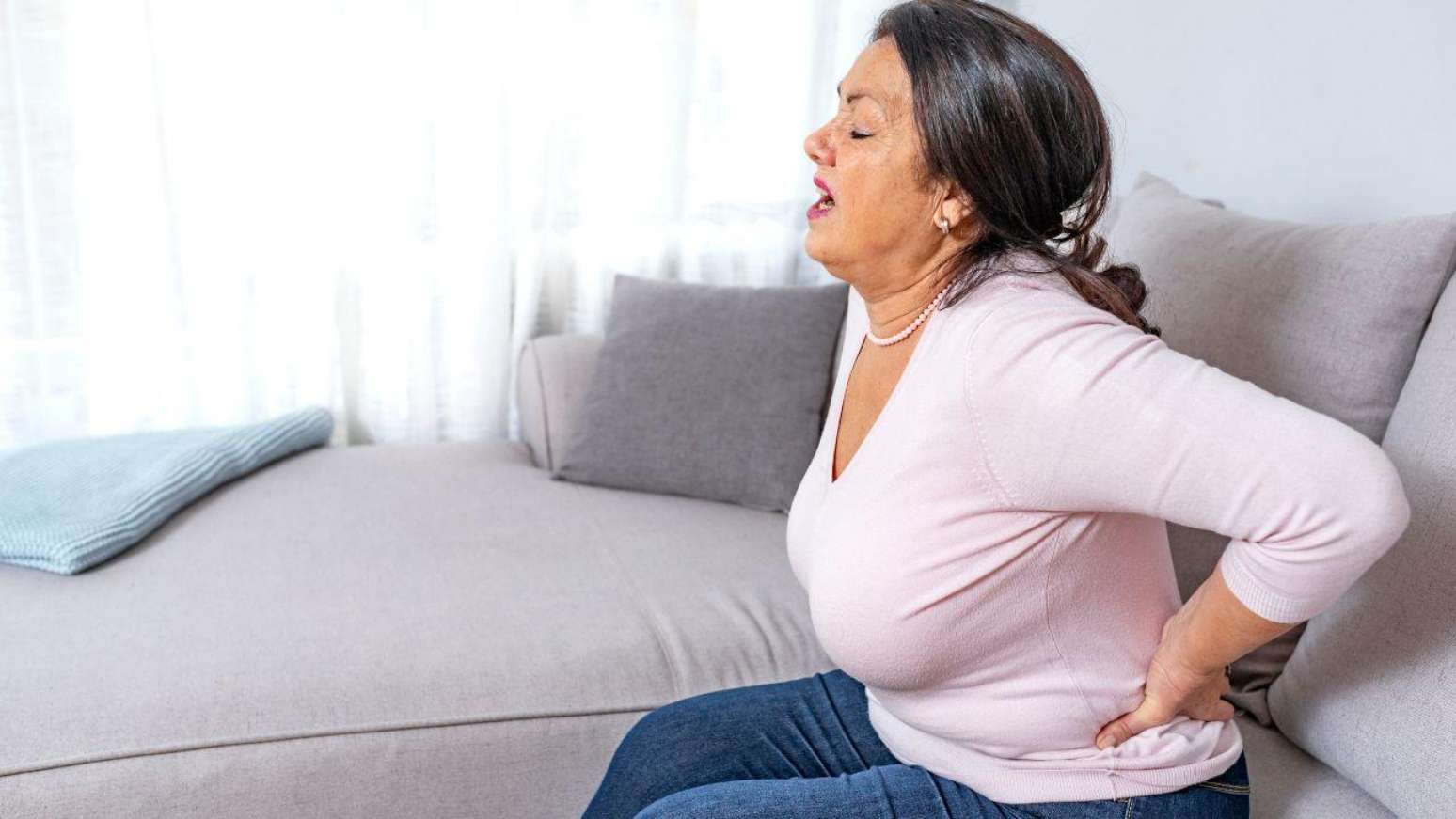 Dor no glúteo e desconforto na perna: pode ser ciático? Entenda os sinais