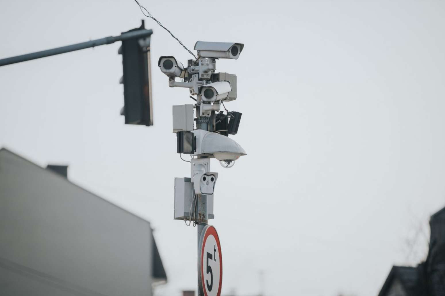 Chimarrão e celular ao volante: PRF testa radares com inteligência ...