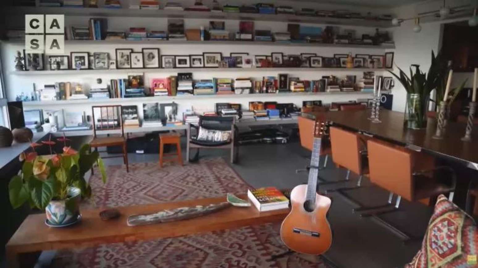 Veja como é o apartamento de Gilberto Gil colocado à venda em Copacabana