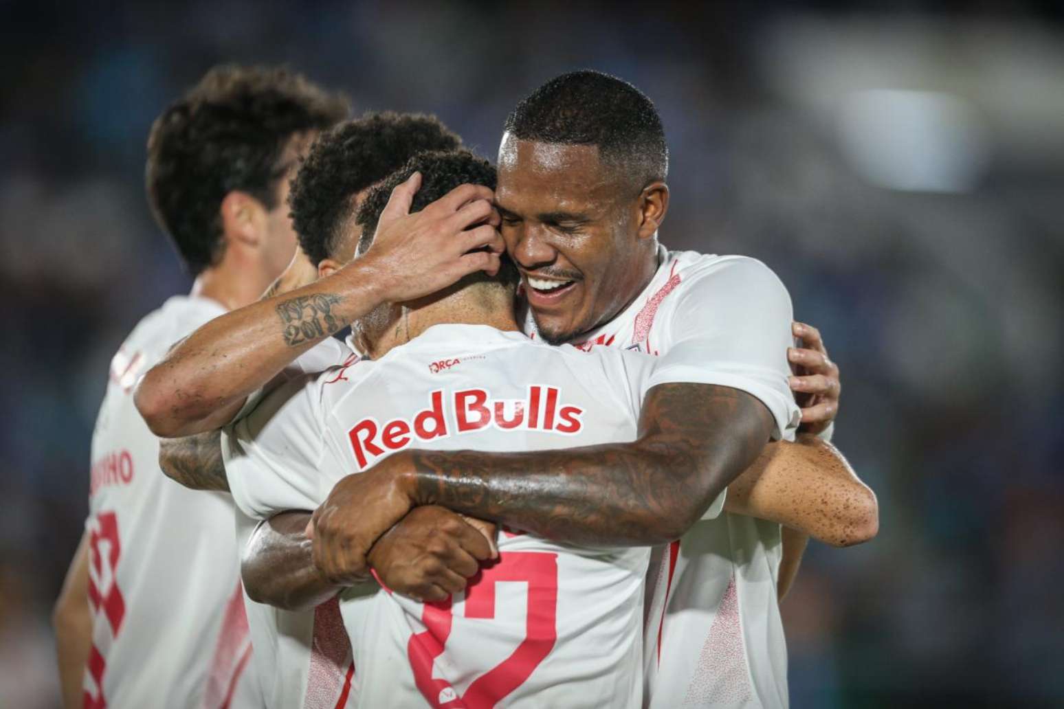 Red Bull Bragantino 'atropela' o Blooming e acende o Grupo H da Sula