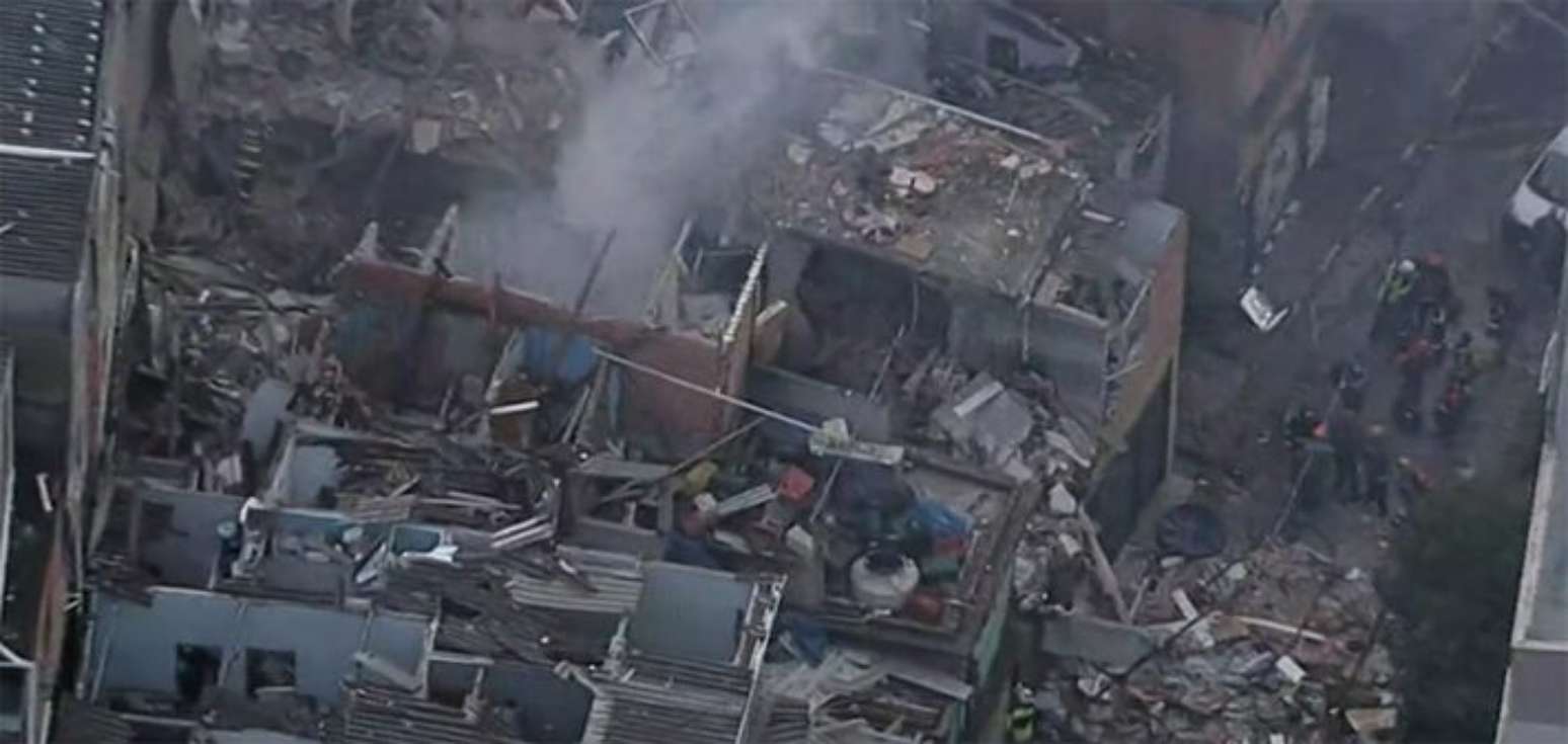 Explosão em área residencial na zona oeste de SP destrói casas e deixa ...