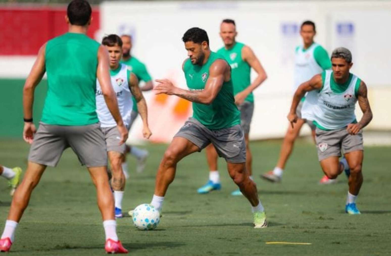 Hulk deixa boa impressão em primeiro treino no Fluminense