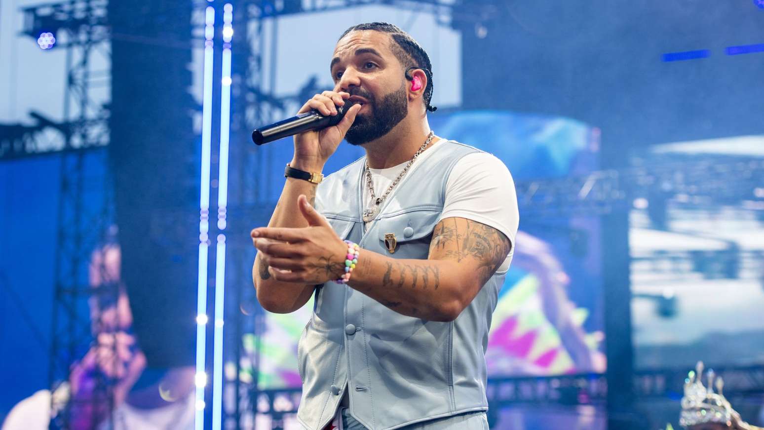 Drake volta com 'Iceman' após polêmicas, mas revanchismo ofusca ...
