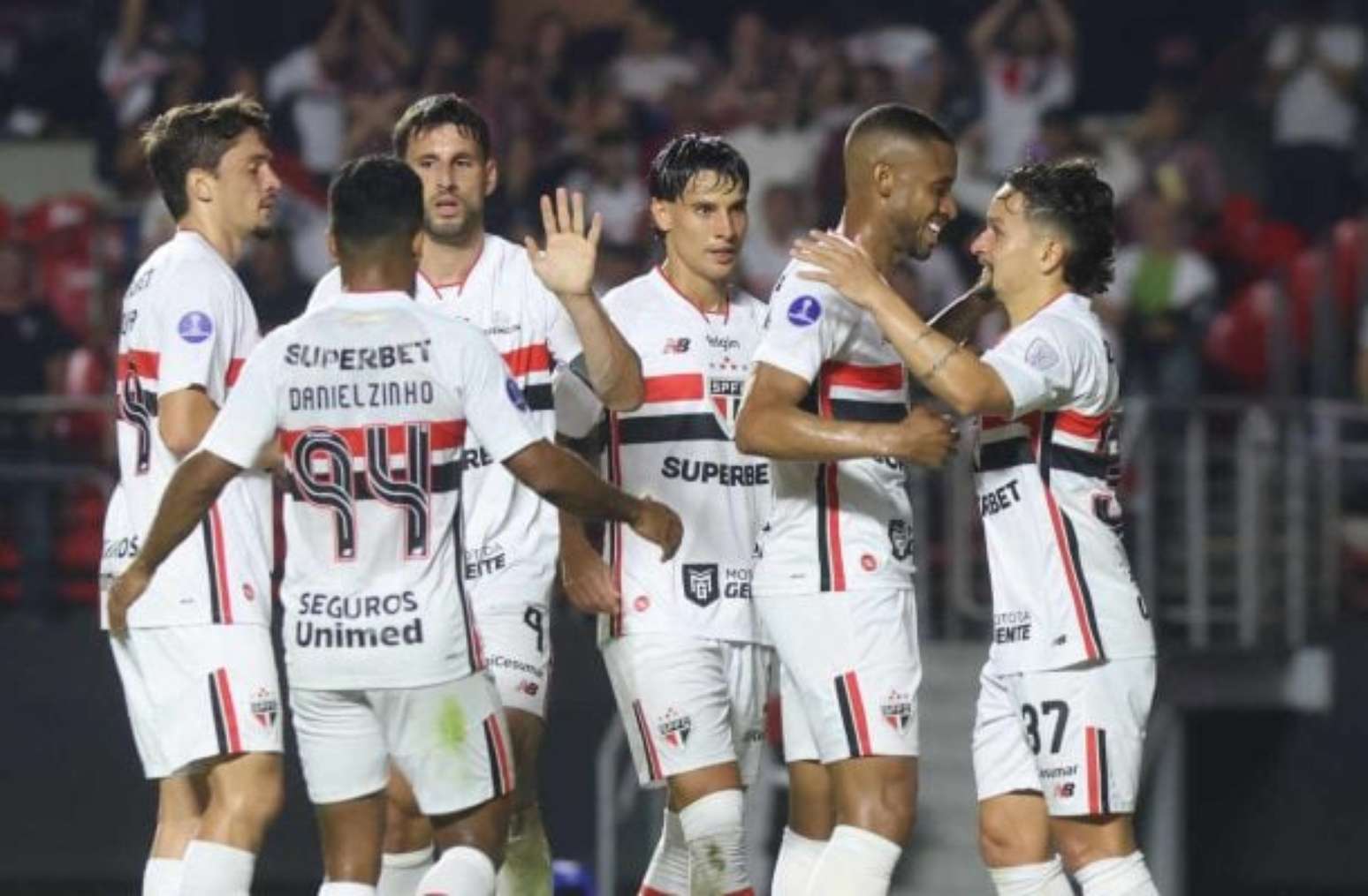 São Paulo domina Boston River e se classifica como líder do grupo