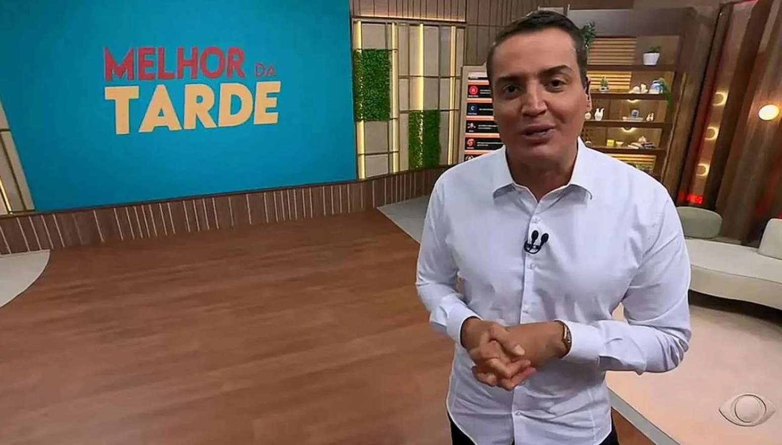 GRAVE? Leo Dias é afastado da TV após acidente: 'Foram três ossos ...