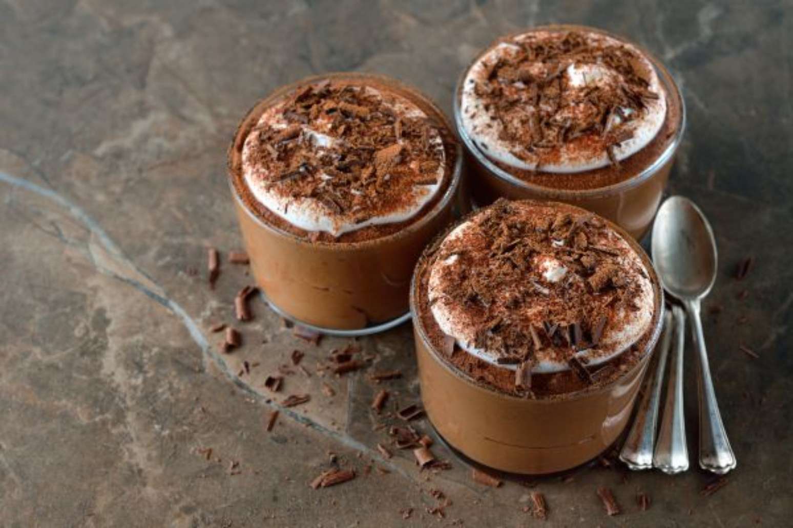 Mousse de chocolate com café saudável: cremoso, fácil e cheio de sabor