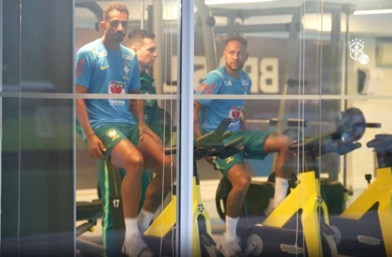 CBF mantém Neymar na Copa e aposta em recuperação para a fase de grupos