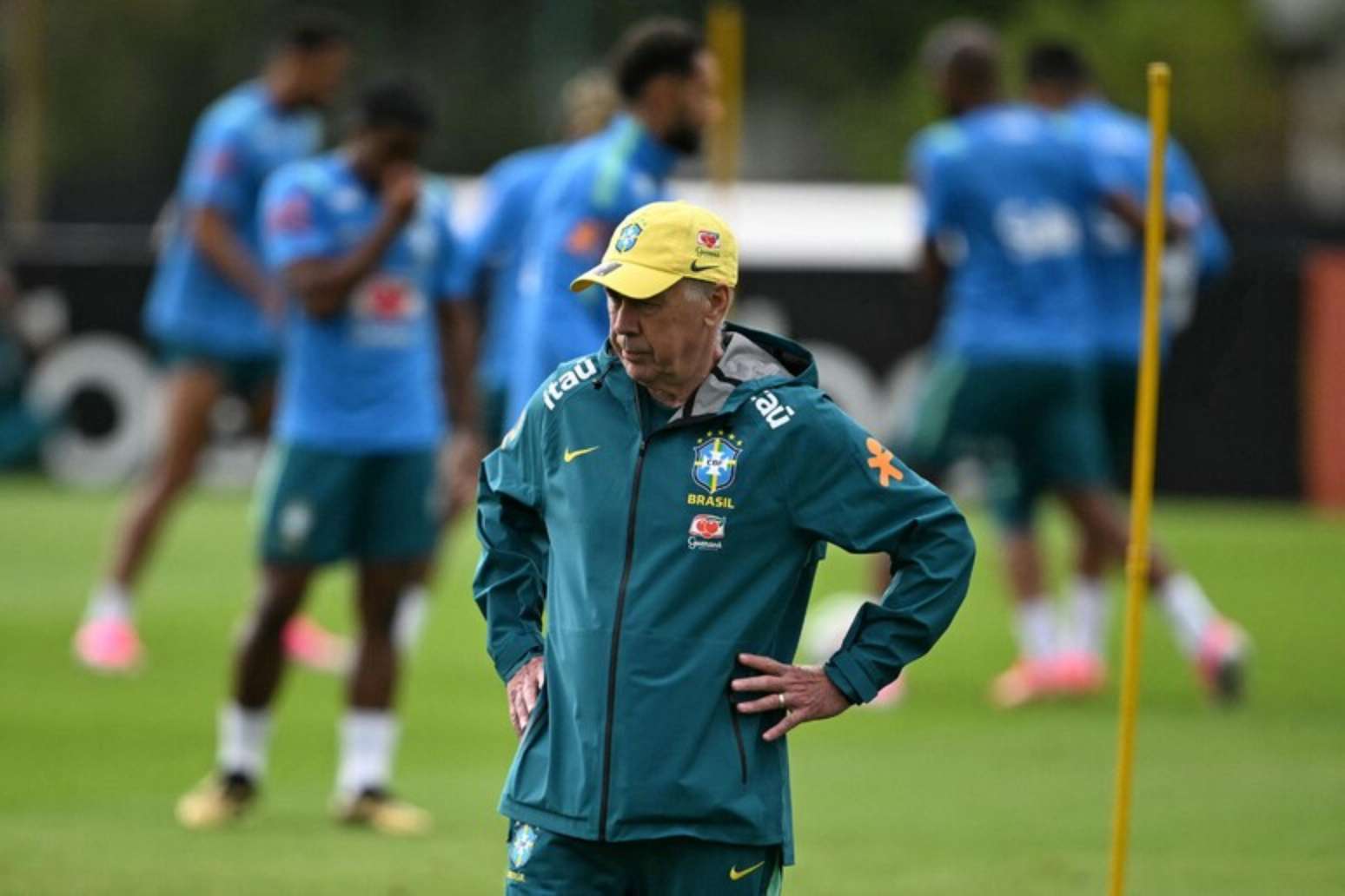 Ancelotti diz ser 'uma tristeza' Itália não participar de 3 Copas