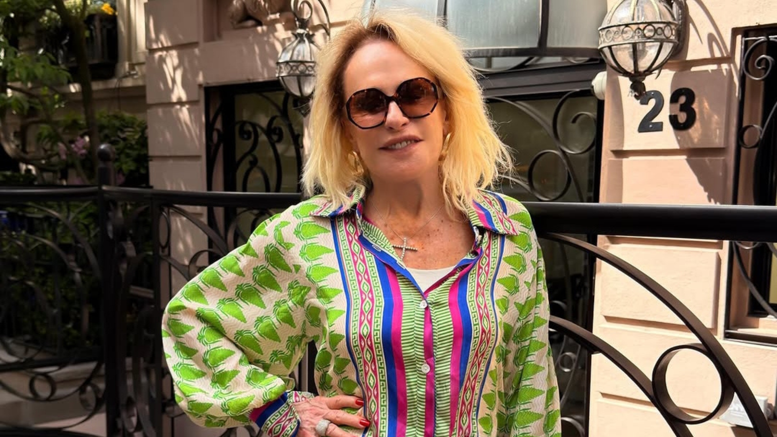 Ana Maria Braga vai do conjunto estampado ao blazer bordado para férias ...