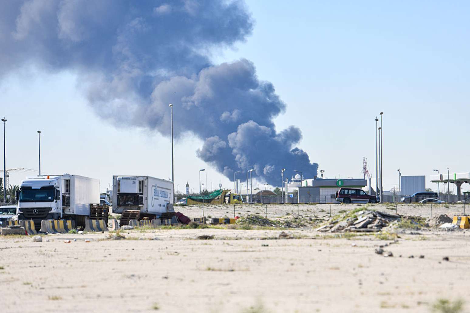 Ataque atribuído ao Irã deixa ao menos um morto no Kuwait e intensifica ...