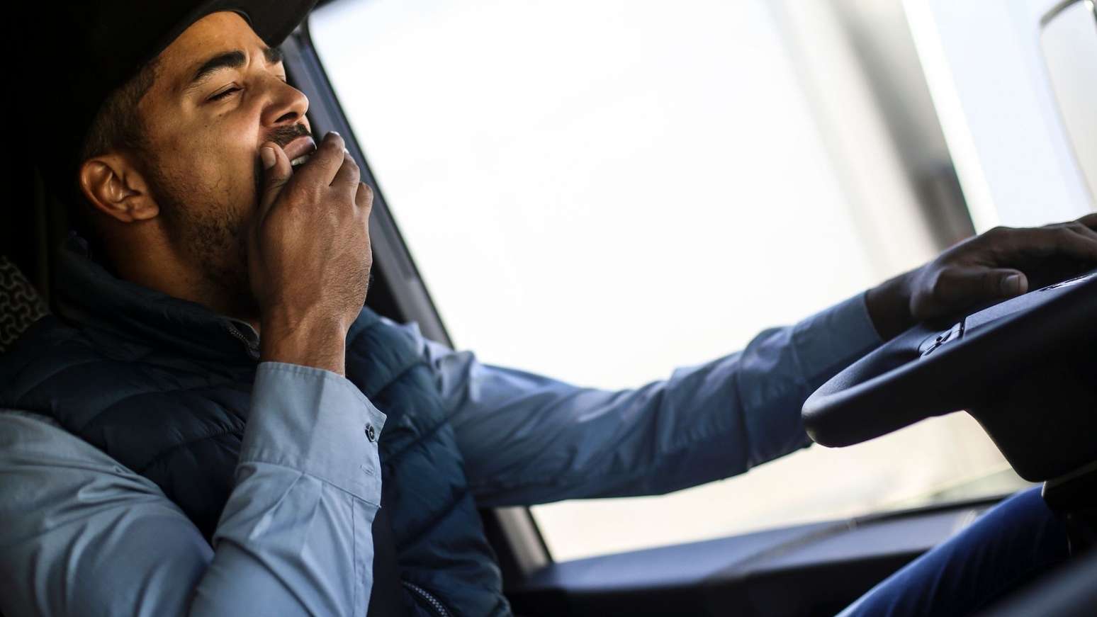 Cansaço ao volante: neurociência explica por que dirigir esgota nossa mente