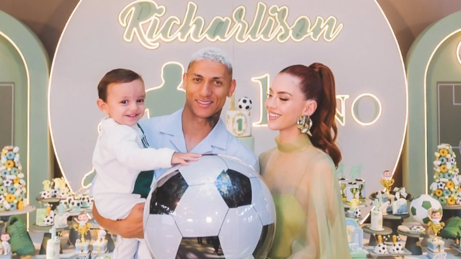 Richarlison rebate crítica ao nome do filho e responde internauta nas ...