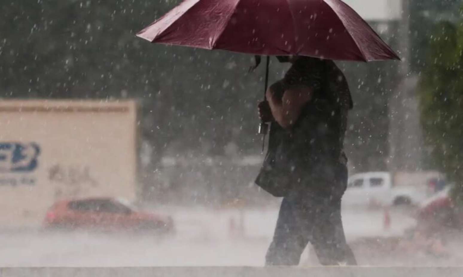 Frente fria coloca parte do RS em alerta para chuva forte e rajadas de ...