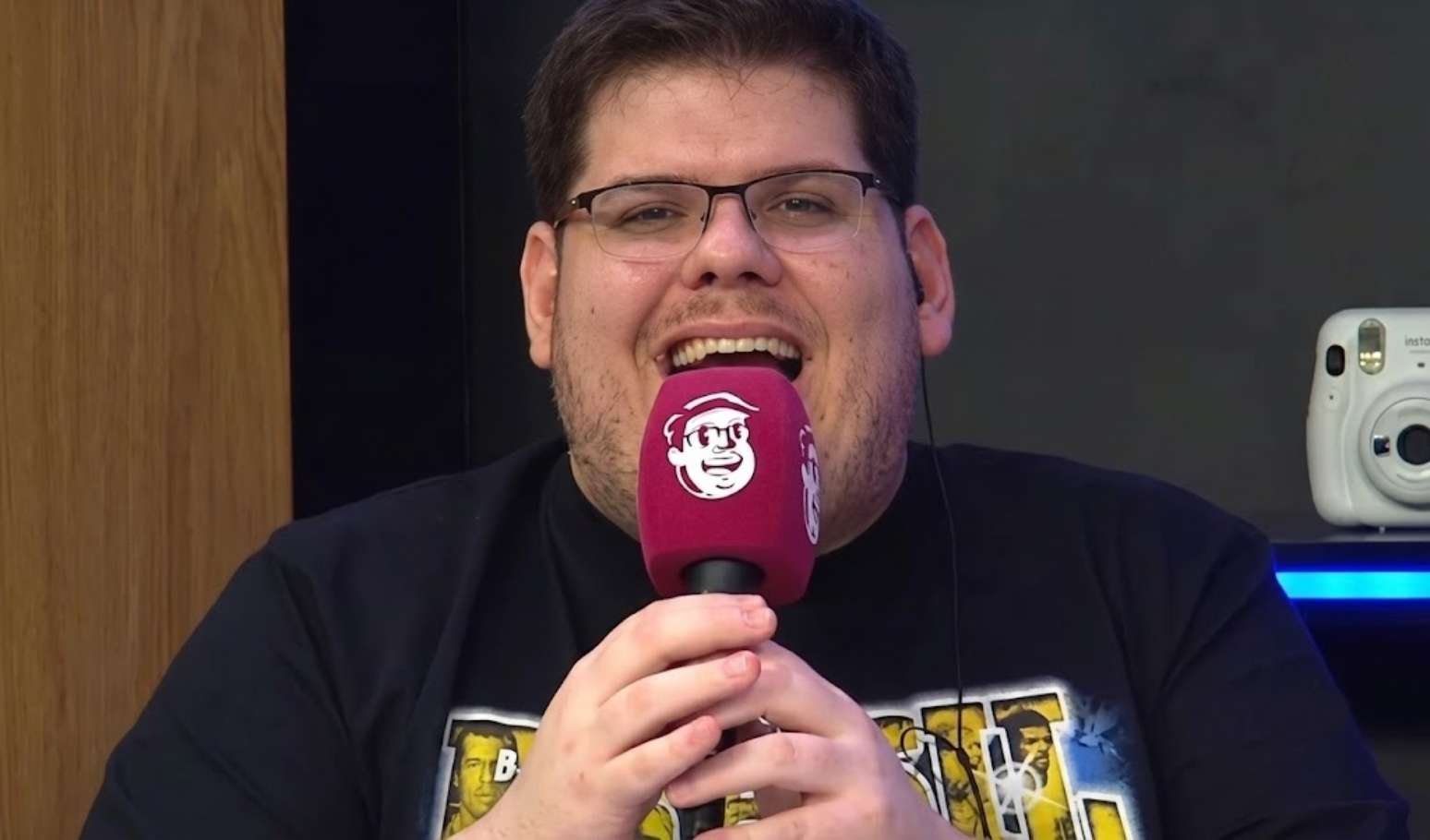 “CazéTV servindo carne para a Globo?”, reclama Casimiro sobre churrasco ...