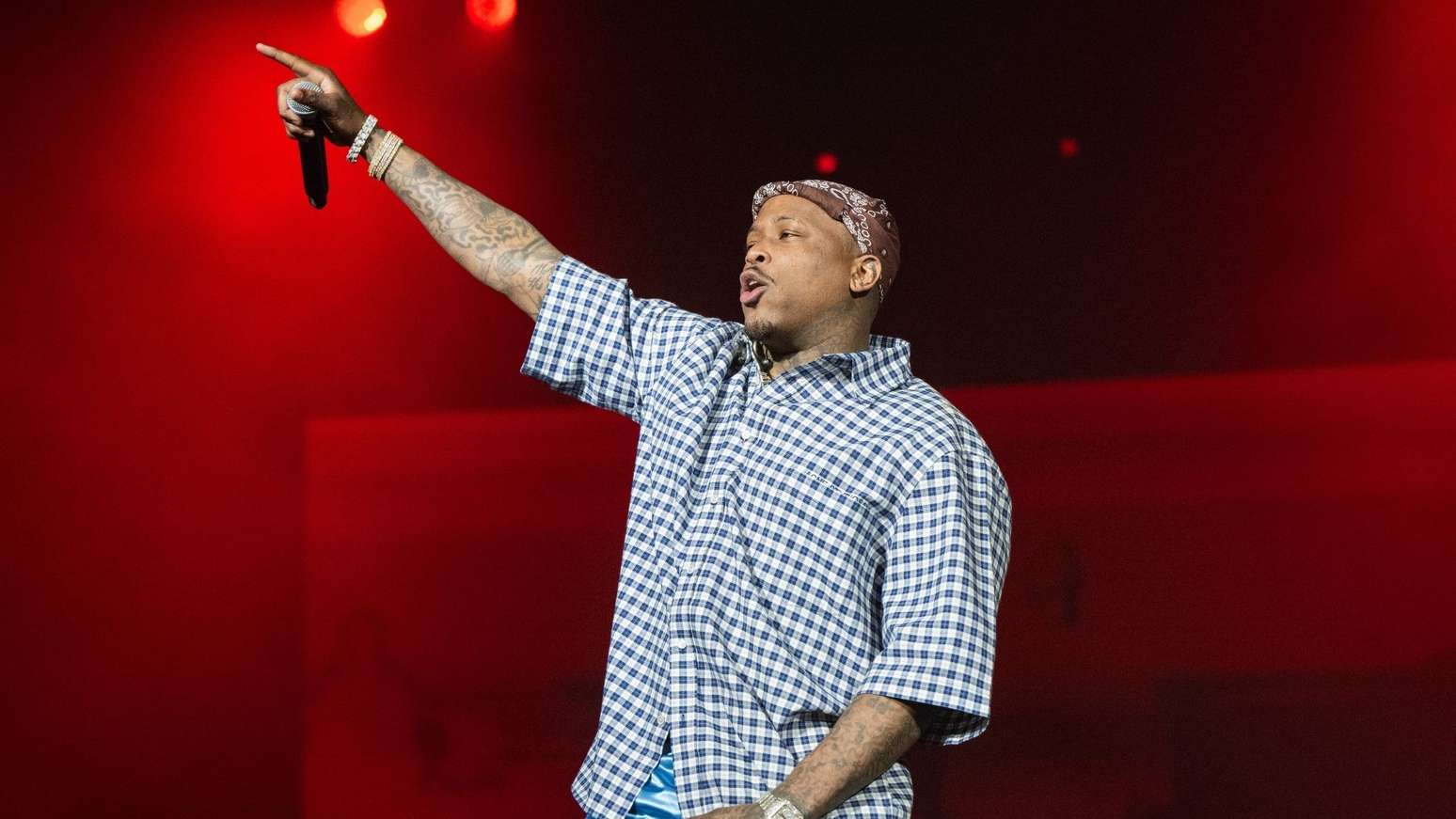 YG fica brutalmente honesto em 'The Gentlemen's Club'