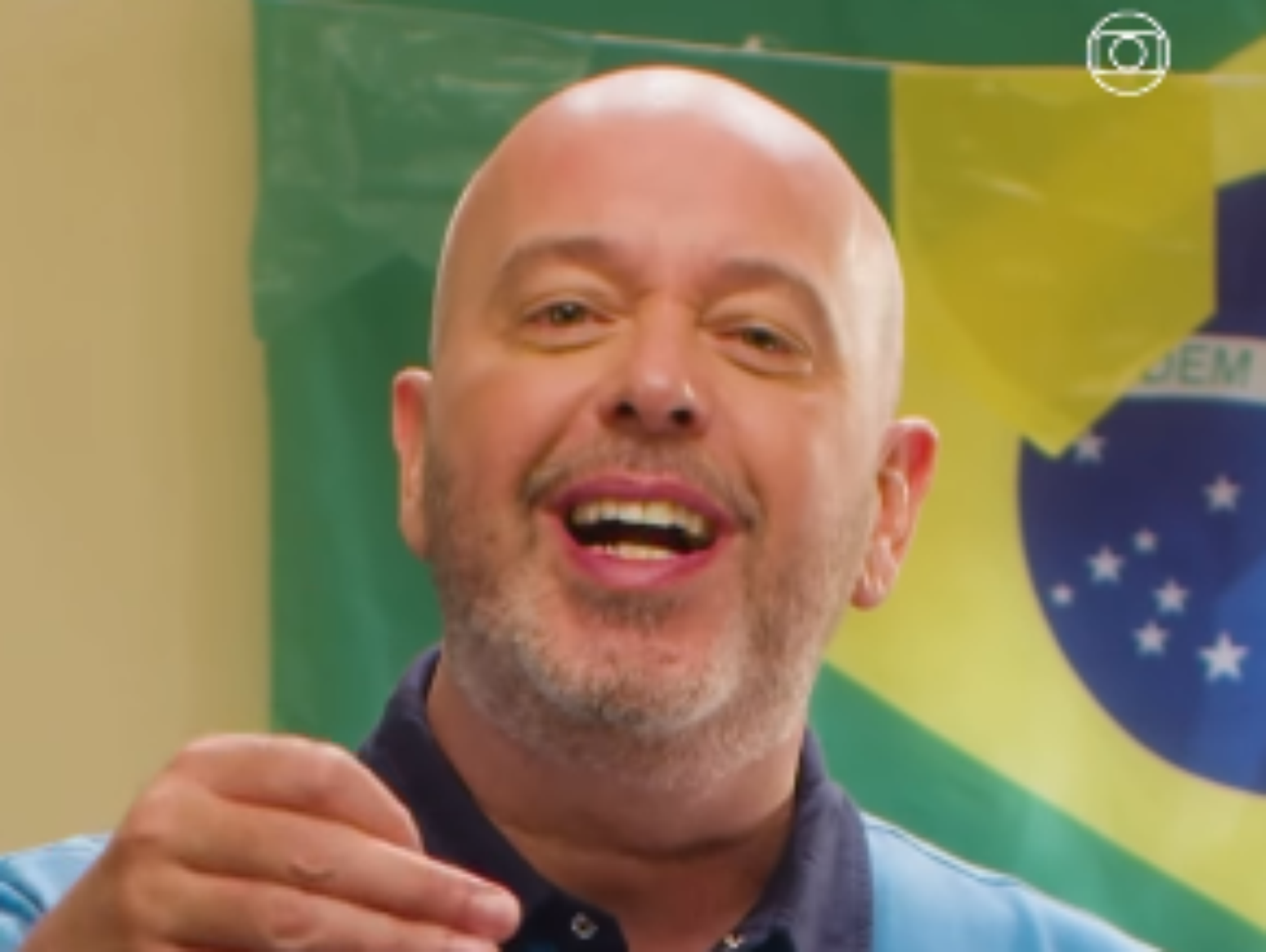 Alex Escobar recebe alta do hospital nos EUA após passar mal ao vivo
