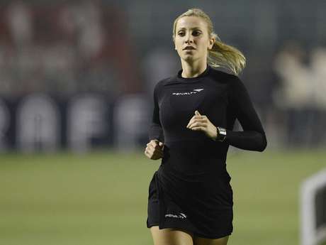 Bandeira musa, Fernanda Colombo troca federação de SC por PE