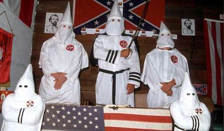 Três membros do KKK são presos por planejar homicídio