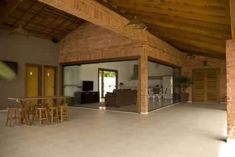 Casa com Varanda: 75 Inspirações para Você Fazer a Sua