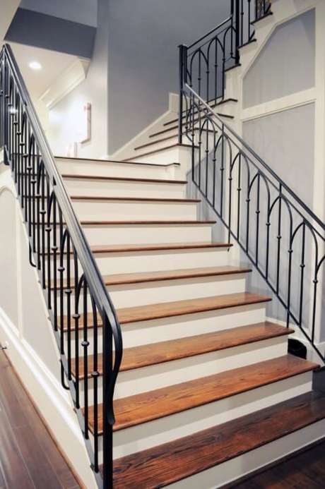 57 Exemplos de Escada de Ferro para Inspirar o seu Projeto