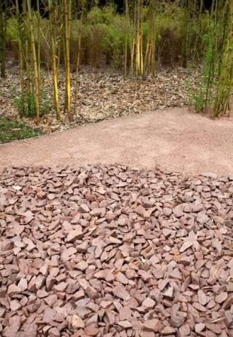 Pedras para Jardim: 9 Tipos para Usar no Seu +65 Jardins Inspiradores