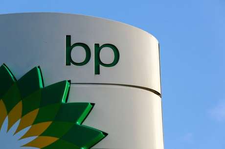BP amplia pagamento de dividendos e recompra de ações após salto no lucro