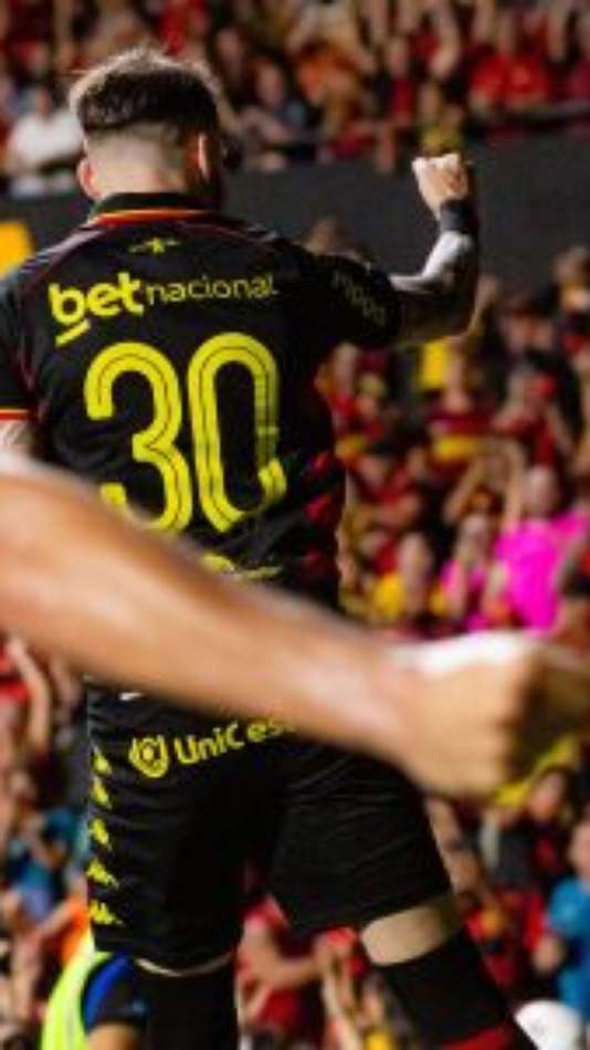 Rivelino diz que Neymar não fez diferença nas três Copas que participou