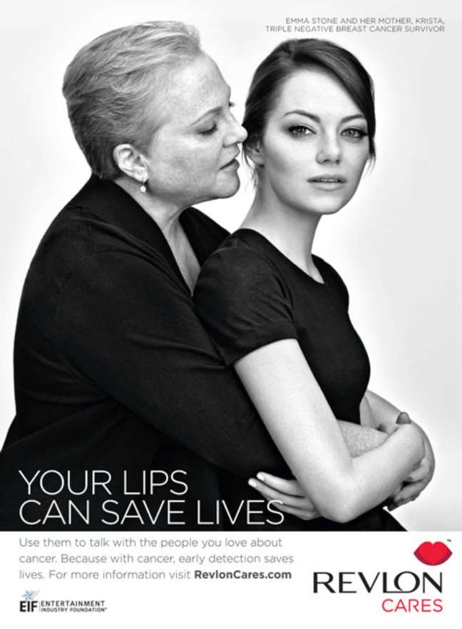 Com a mãe, Emma Stone posa para campanha contra o câncer
