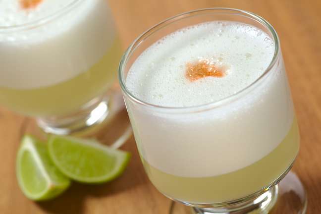 Veja 8 drinks saborosos feitos com piscos do Chile e do Peru