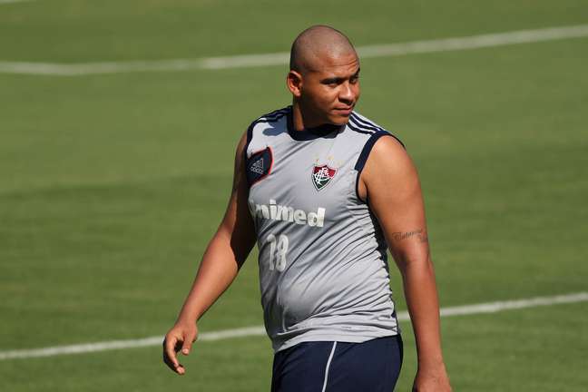 Walter sobre peso: no Goiás sempre joguei acima dos 100 kg