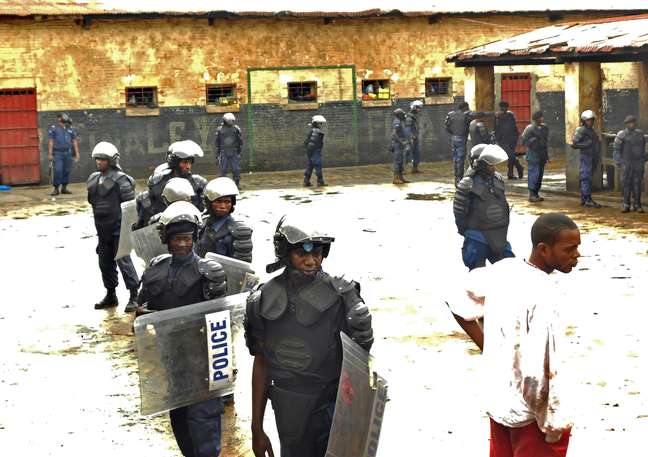 Congo: pelo menos 250 presos fogem de cadeia após rebelião