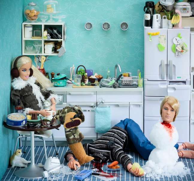 Projeto cria Barbie serial killer e dominadora sexual