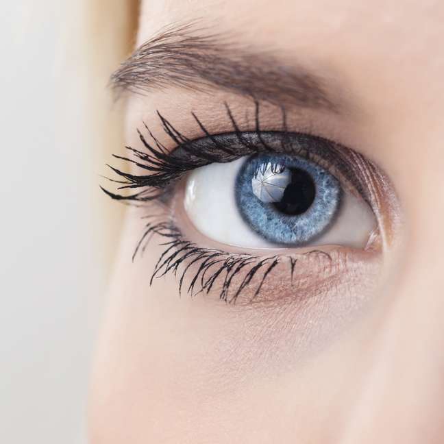 Técnica promete transformar olho castanho em azul