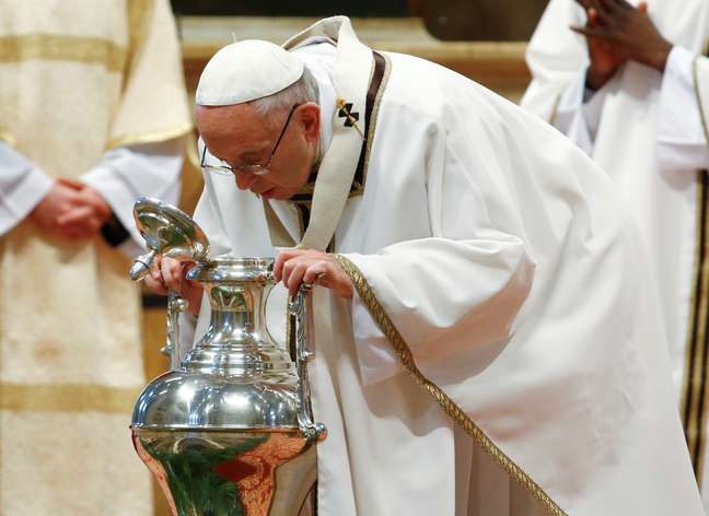 Vaticano refuta repórter que acusou papa de negar o inferno