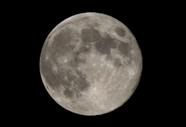 Lua Cheia em Aquário: veja como influencia no seu signo