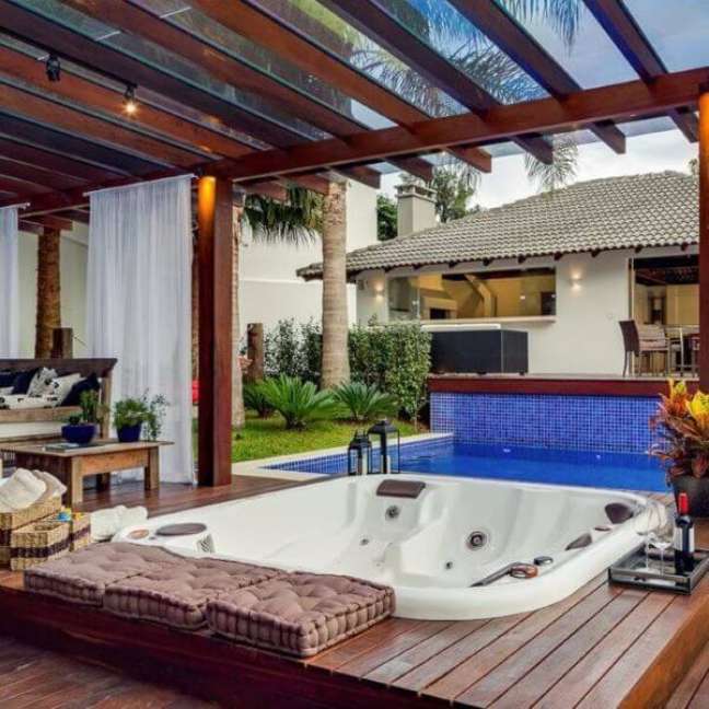 Jacuzzi Externa: +58 Modelos para Sua Área Externa dos Sonhos
