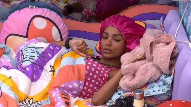 Touca de cetim: para que serve e como usar?